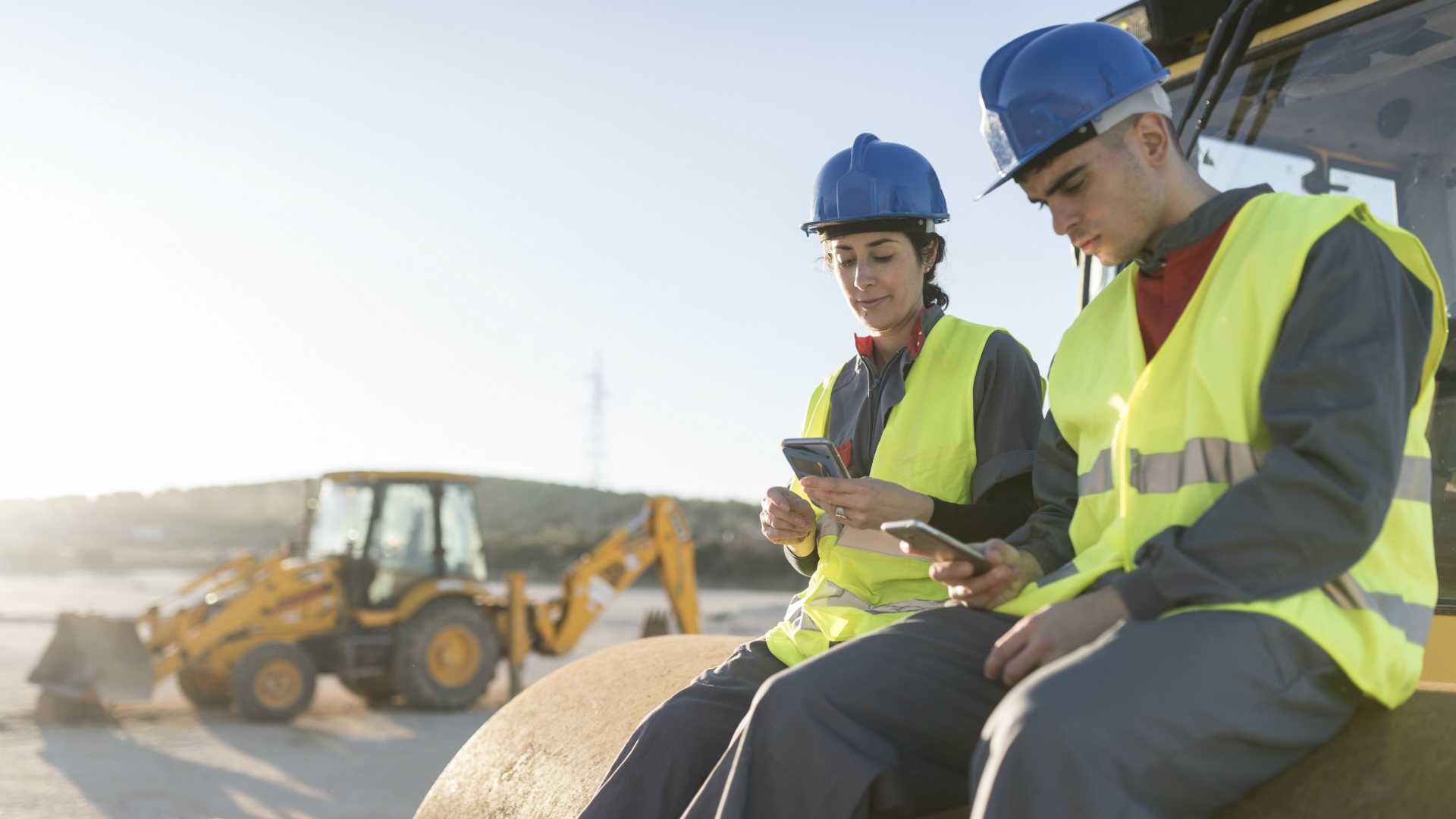 Training the Deskless Workforce With Mobile Employee Engagement Tool