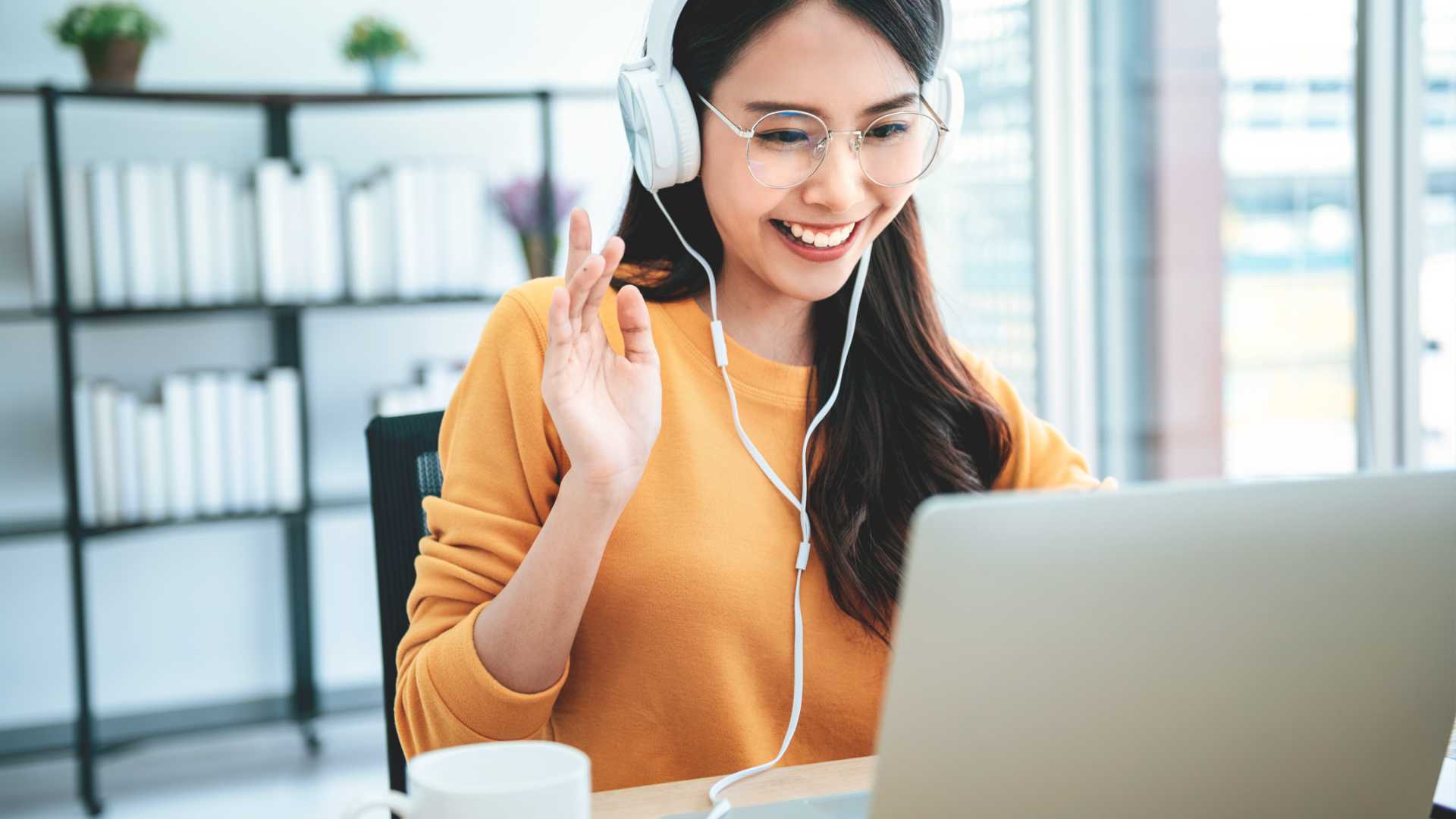 5 Practical Ways to Promote Social Learning in Virtual Training