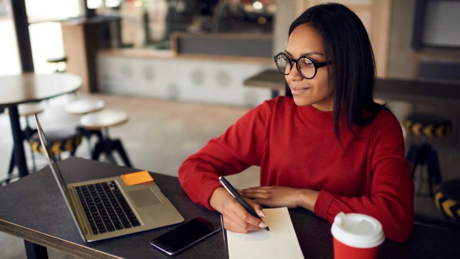 Exploring 5 Benefits of Utilizing Webinars in Training