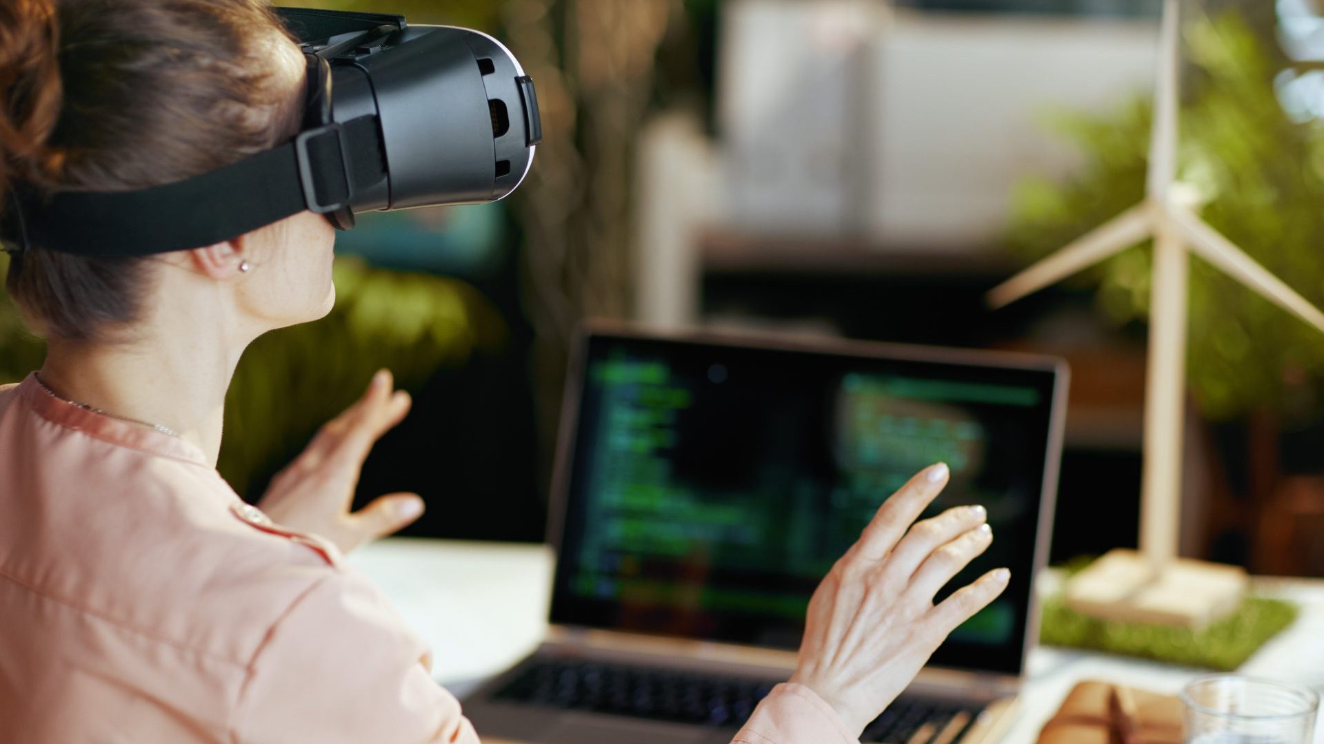 Get Started With VR Training: A Guide for L&D Innovators